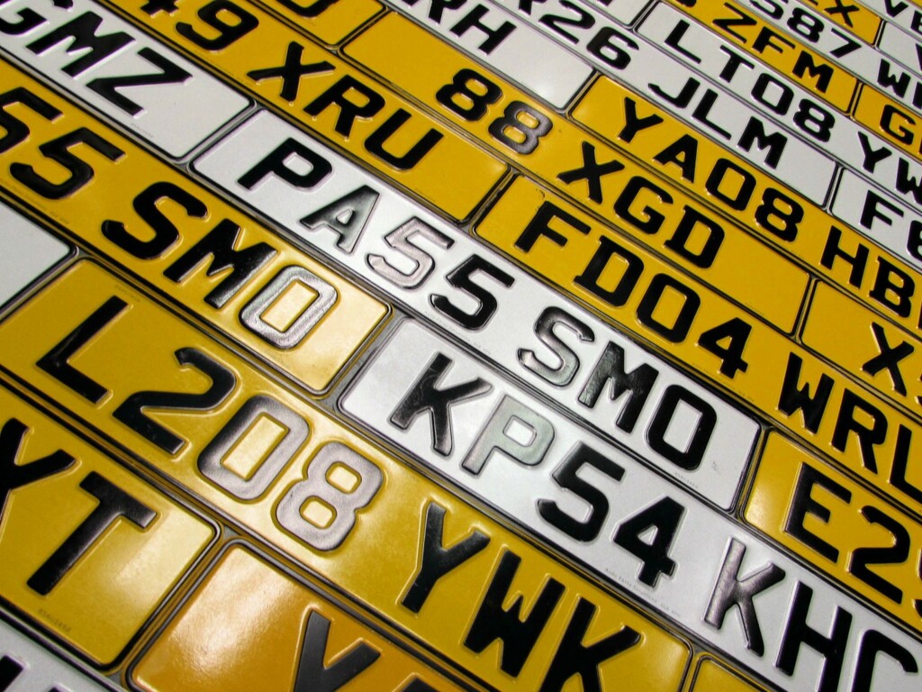 How To Correctly Display A Personalised Number Plate | CarCliq